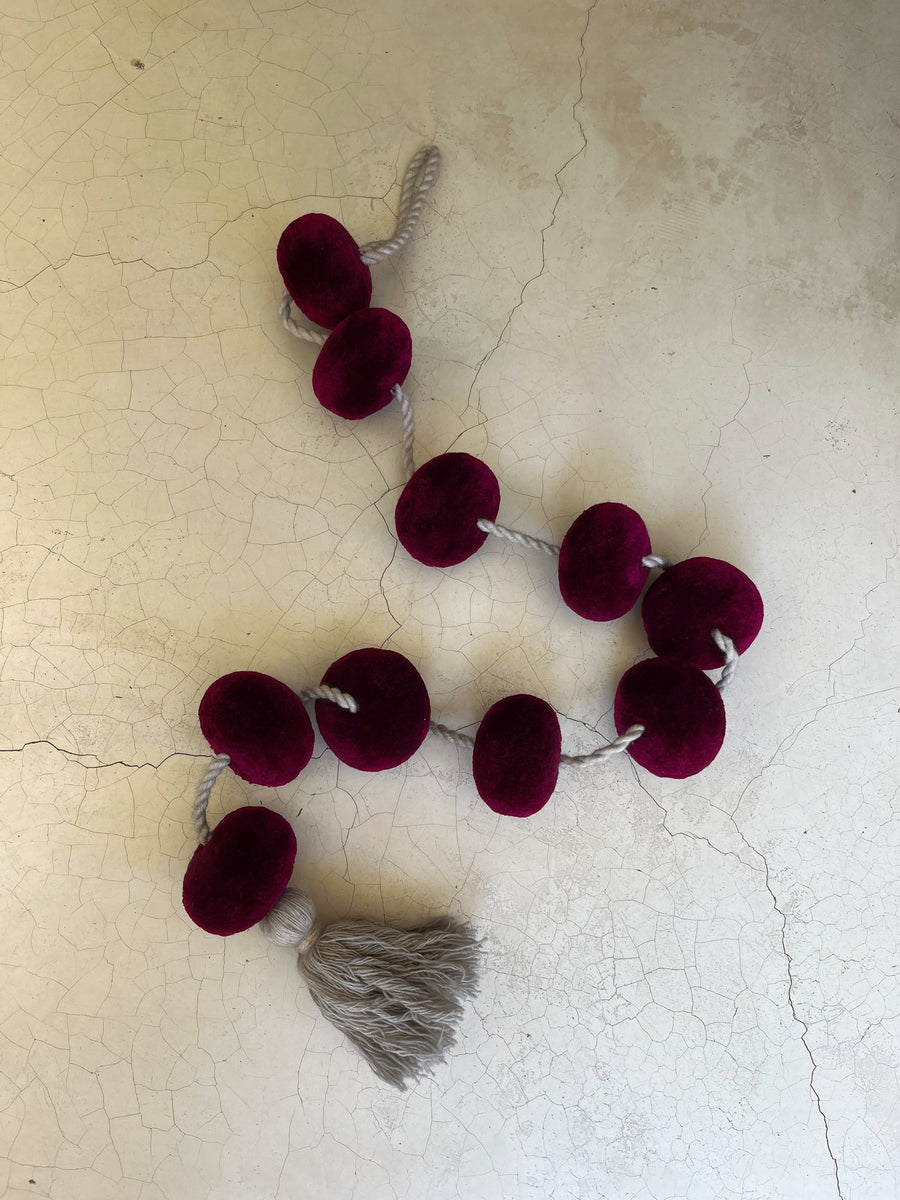 Mexican Jumbo pom pom hanging - Magenta – Project Artefakto