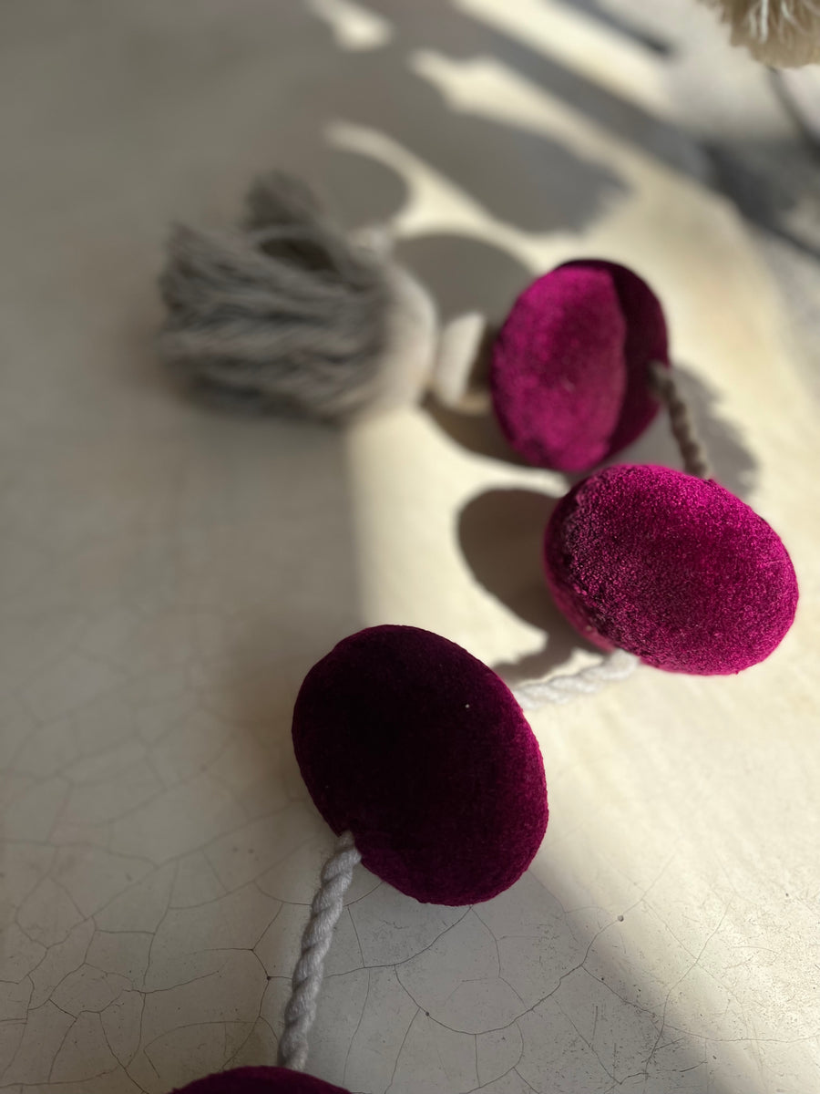 Mexican Jumbo pom pom hanging - Magenta – Project Artefakto